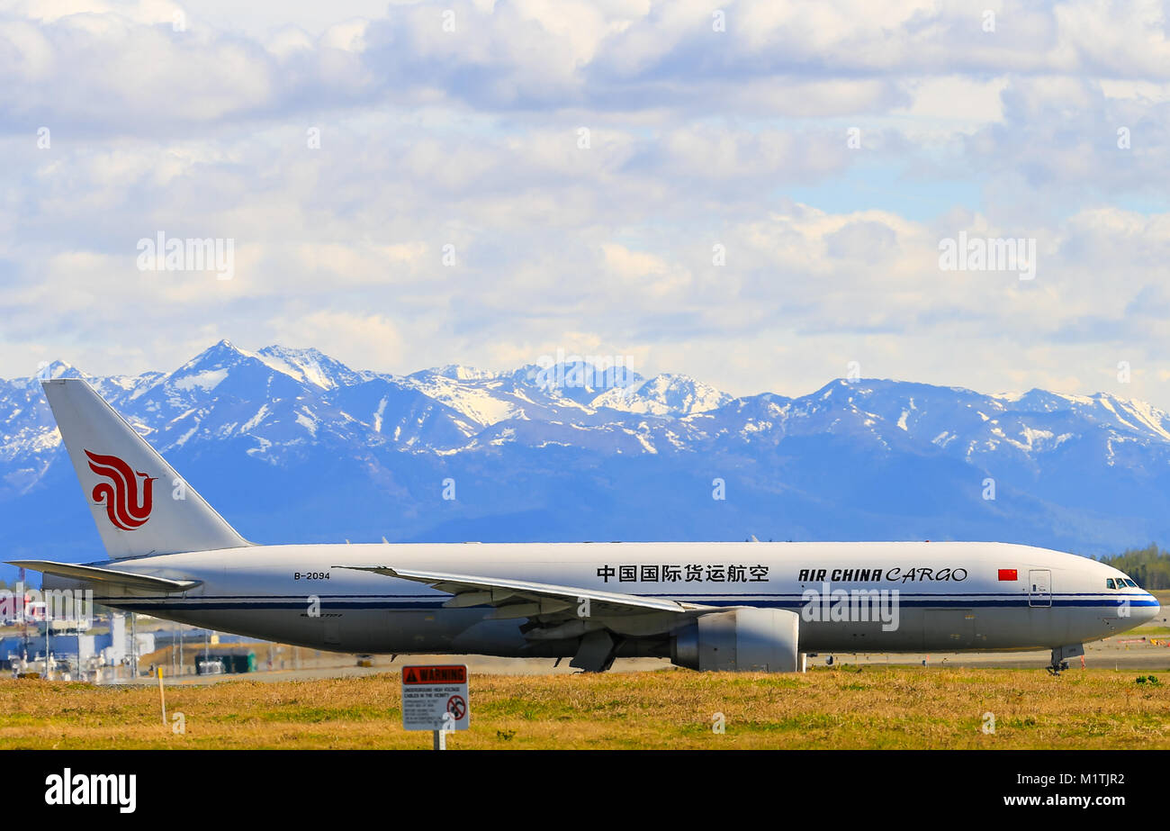 Alaska air cargo aircraft hi-res stock photography and images - Alamy