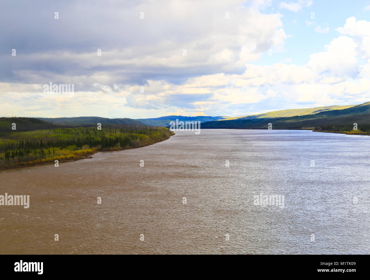The Yukon River in the wilderness of Alaska, USA, near Yukon River Camp ...