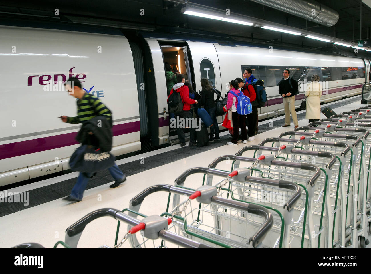 RENFE,TRANSPORT,AVE,LOGO,SPAIN TRAINS,TRAIN,AVE high-speed train,high ...