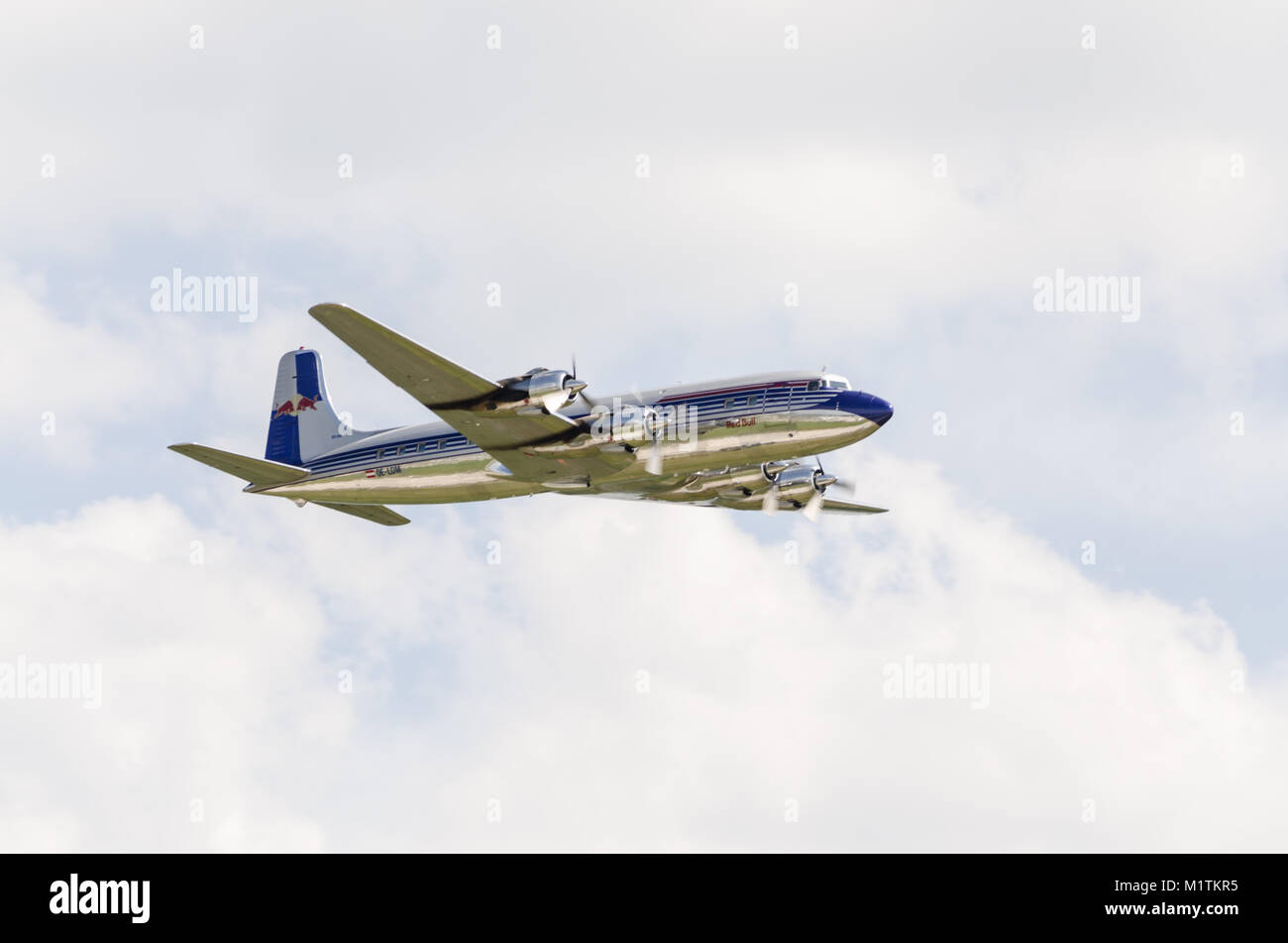 Douglas dc 3 wing hi-res stock photography and images - Alamy