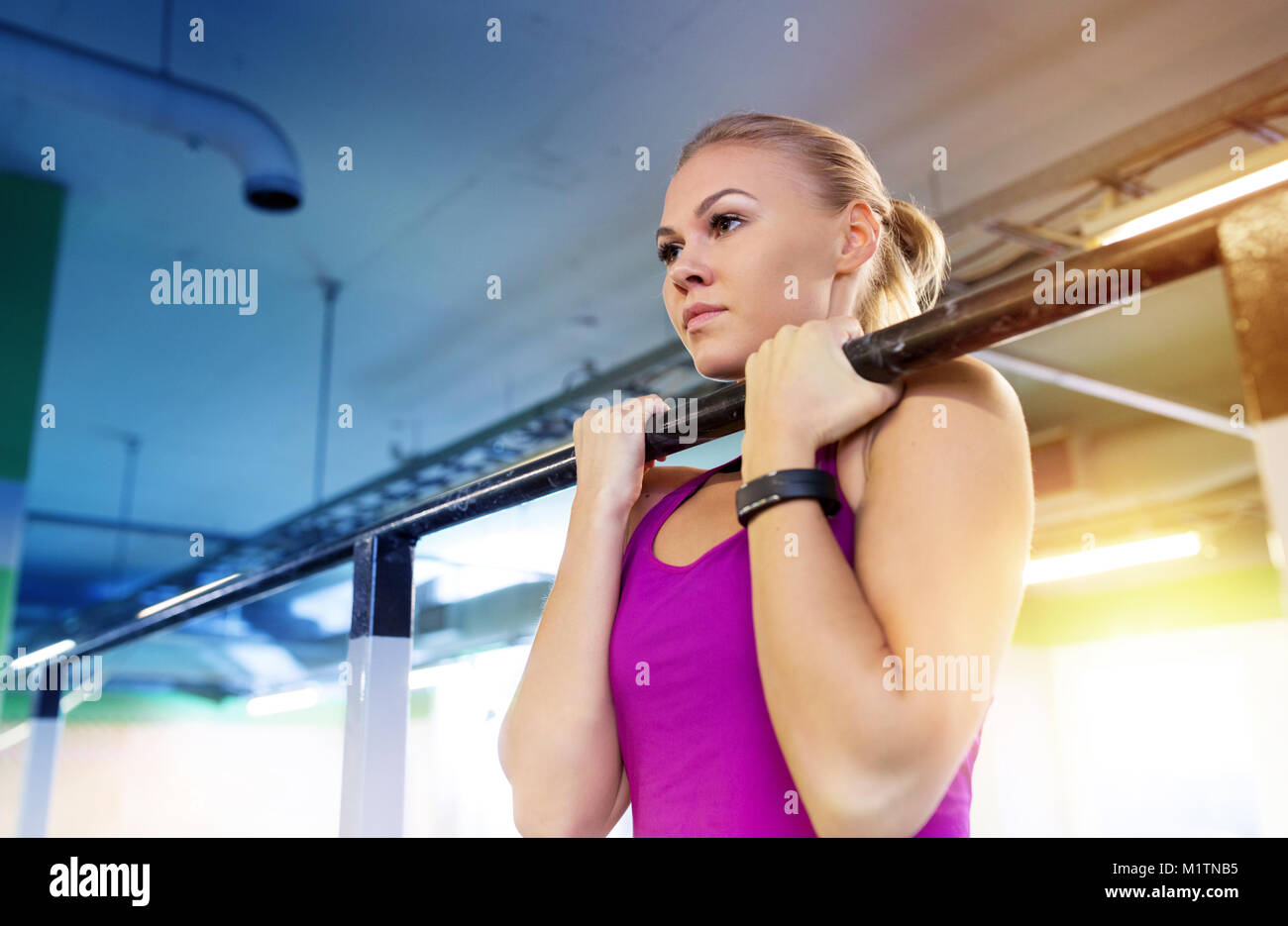 Woman pull ups exercise hi-res stock photography and images - Alamy