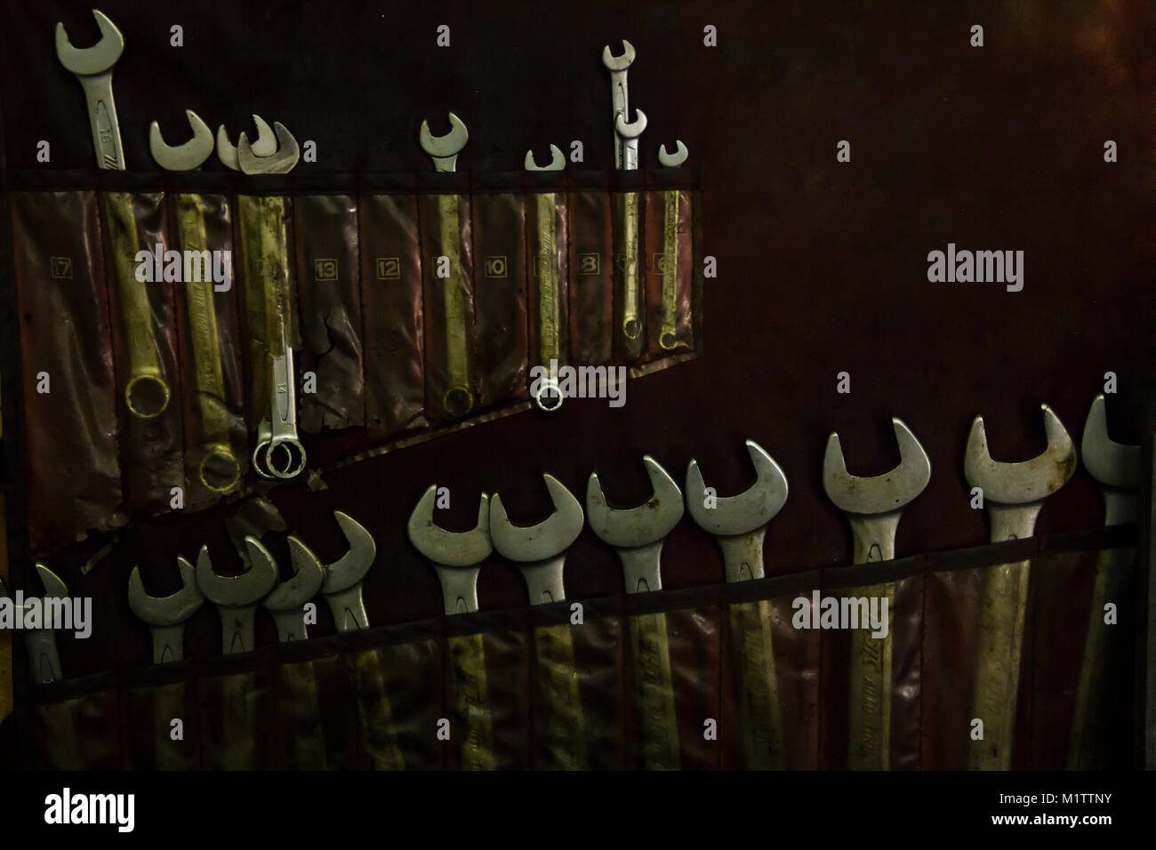 Old garage workshop hi-res stock photography and images - Alamy