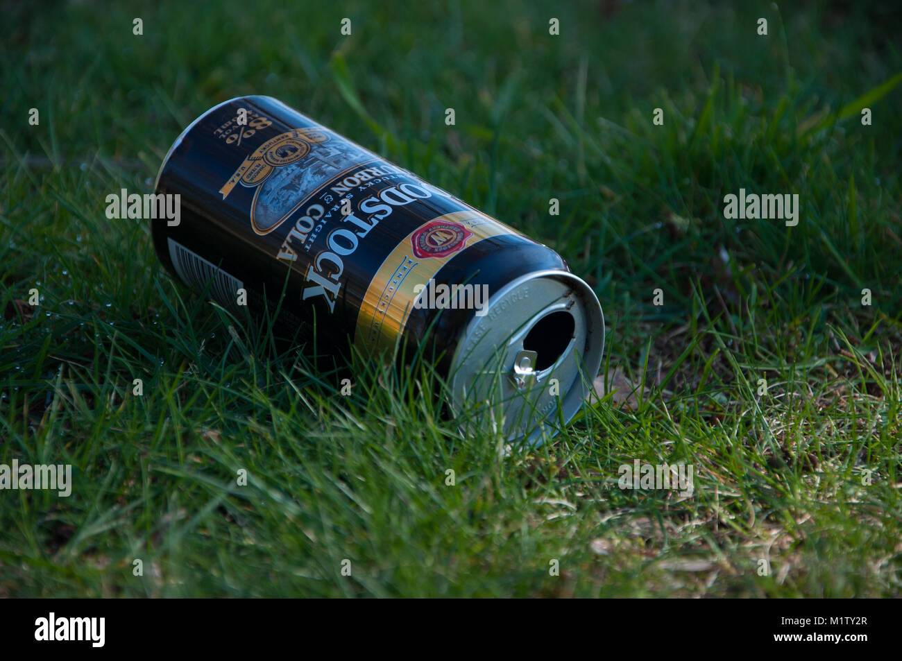 Trash littered on ground hi-res stock photography and images - Alamy