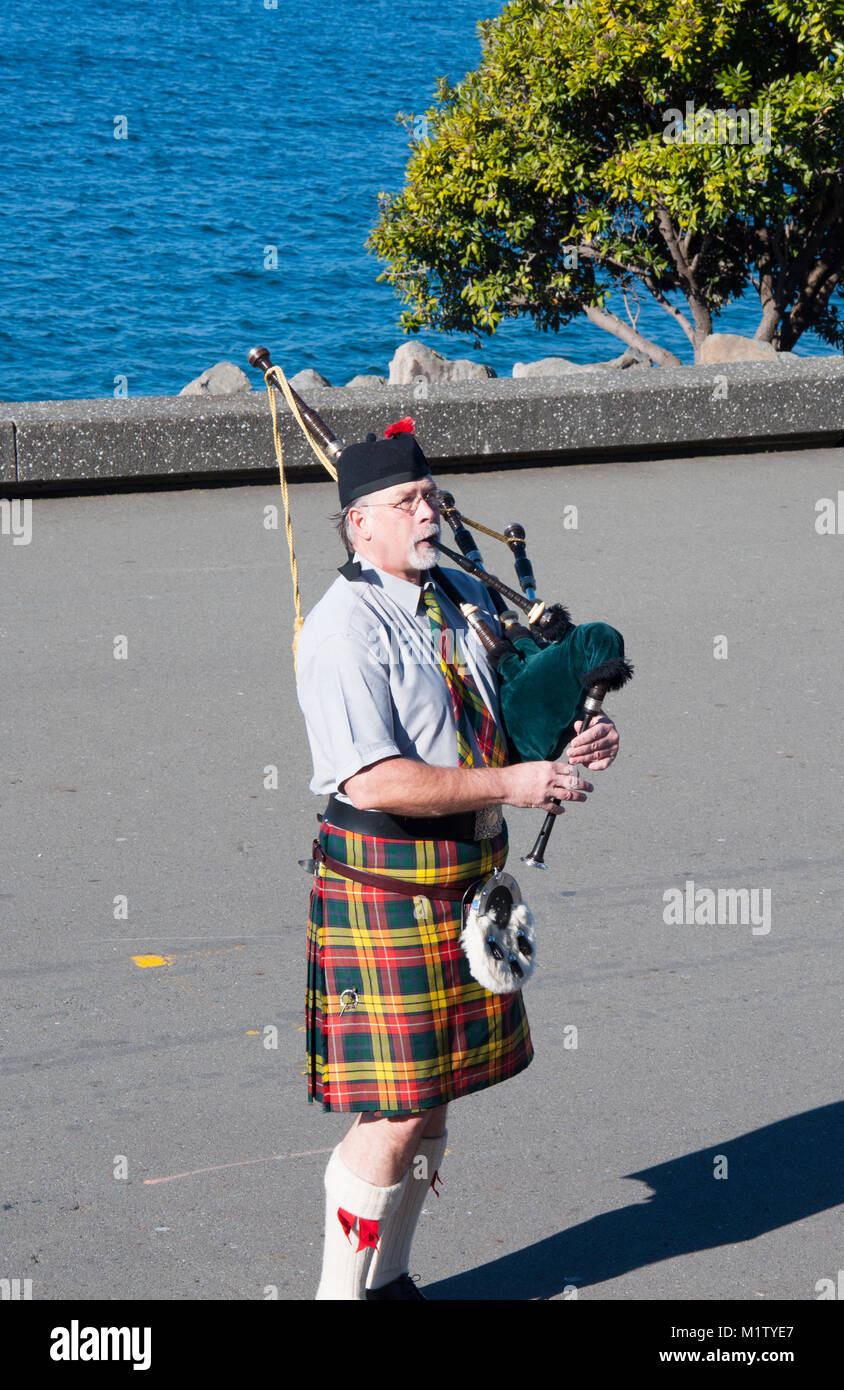 Scottish busker hi-res stock photography and images - Alamy