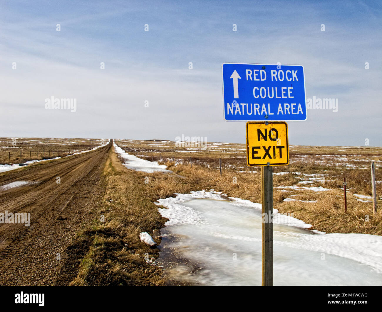 Alberta badlands road hi-res stock photography and images - Alamy