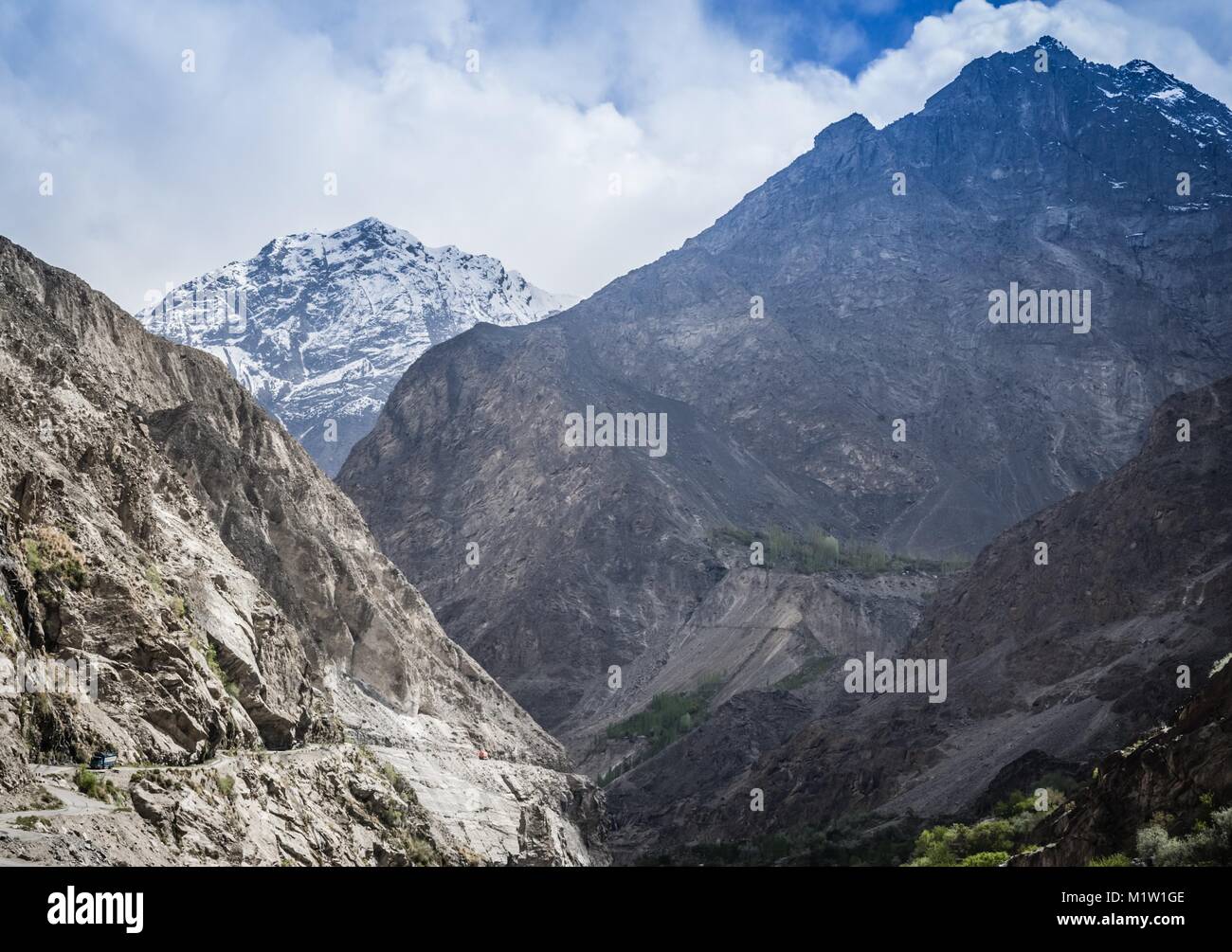 View of the Karakoram mountain range in northern Pakistan Stock Photo ...