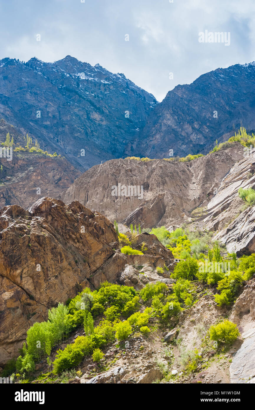 Beautiful landscape in Himalayas mountains, Hunza Valley in Autumn ...