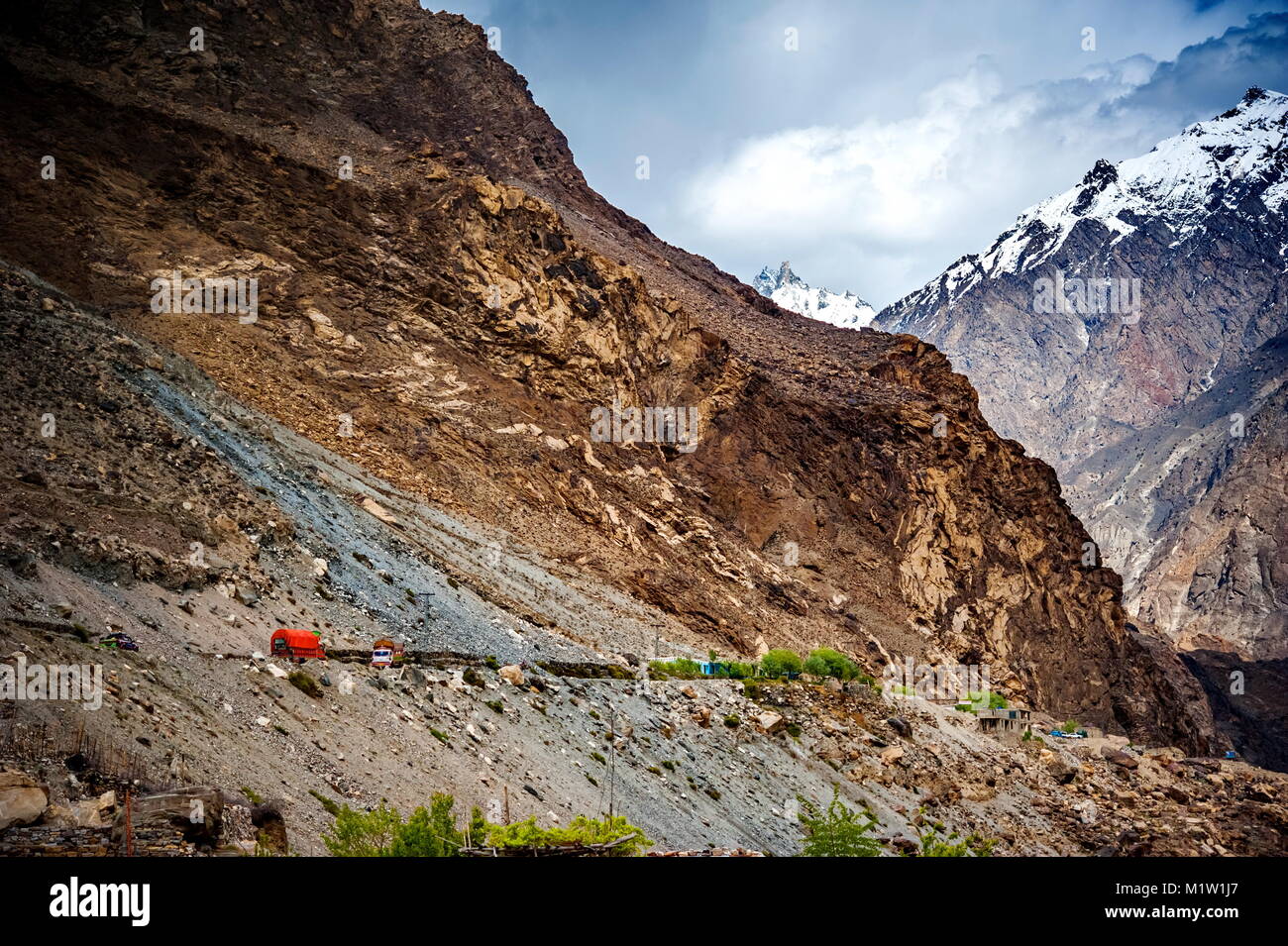 View of the Karakoram mountain range in northern Pakistan Stock Photo ...