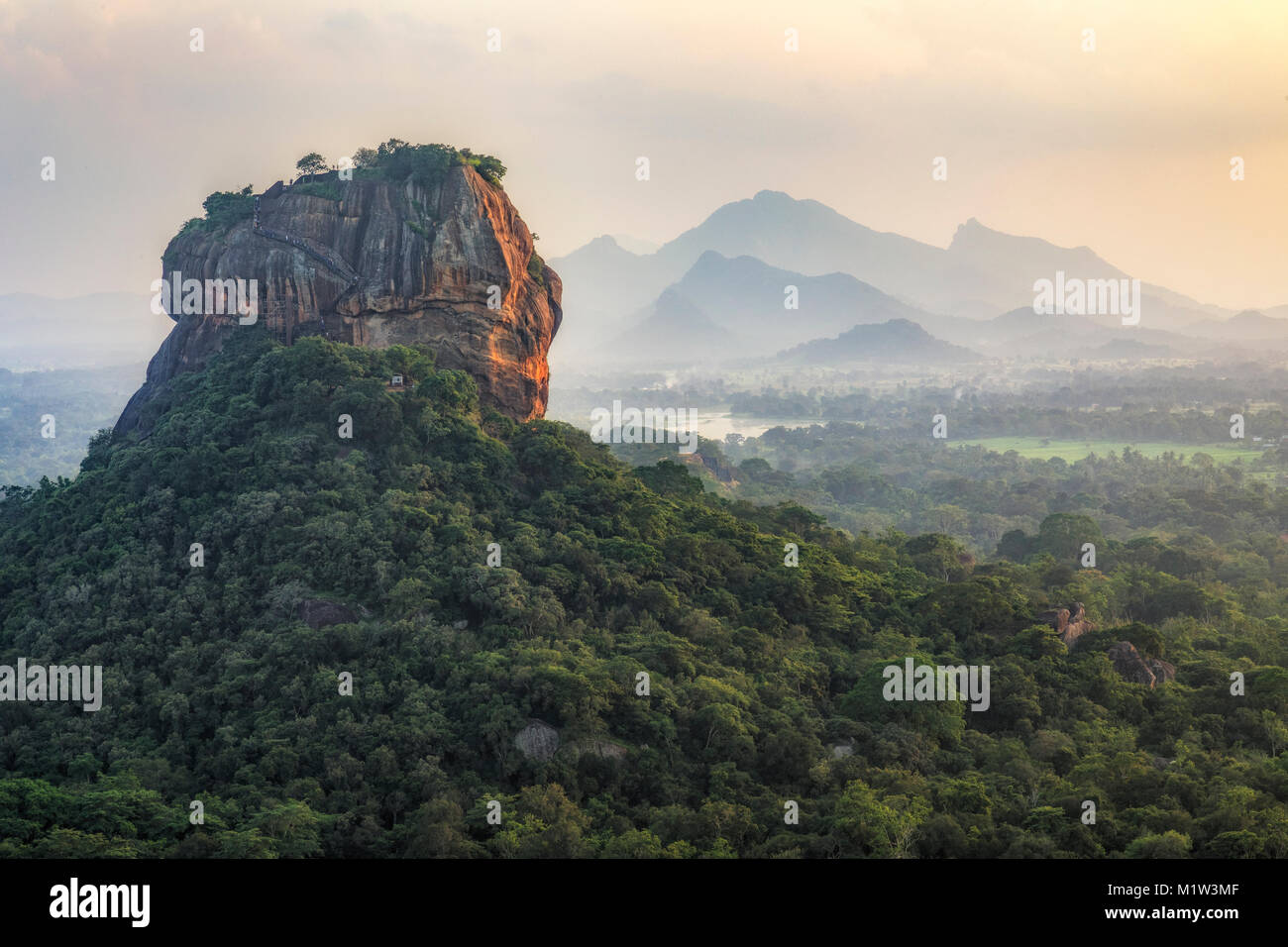 Lion mountain sri lanka hi-res stock photography and images - Alamy