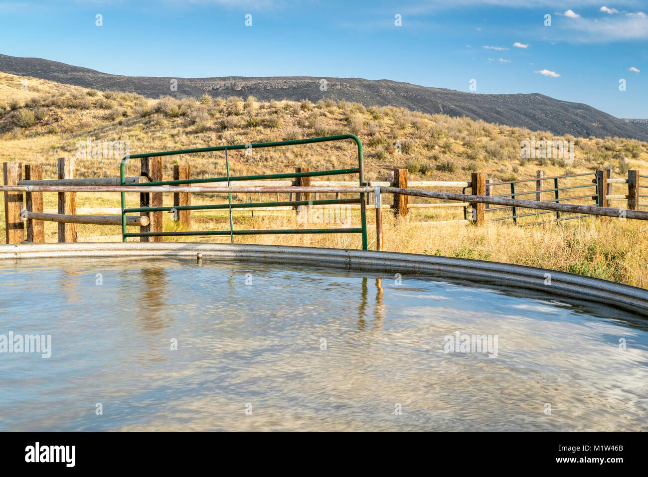 Cattle ranch water tank hi-res stock photography and images - Alamy