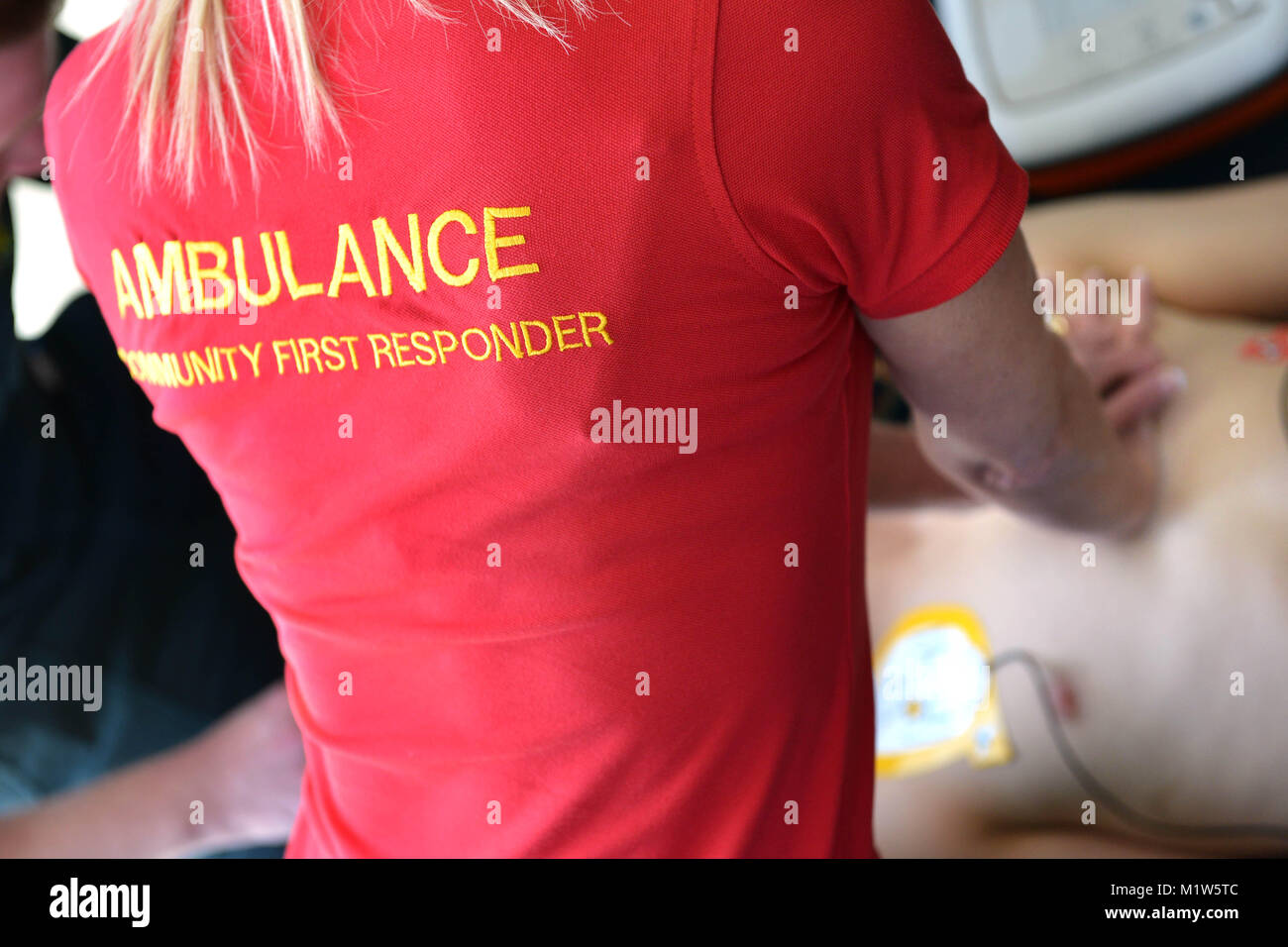 Community First Responder in action. South East Coast Ambulance Service ...