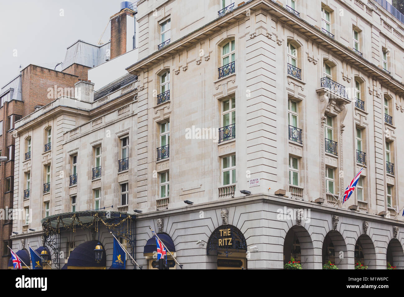 Ritz hotel historical london hi-res stock photography and images - Alamy