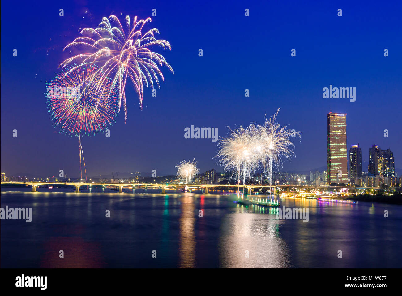 Seoul Firework festival in 2017, a magnificent fireworks extravaganza ...