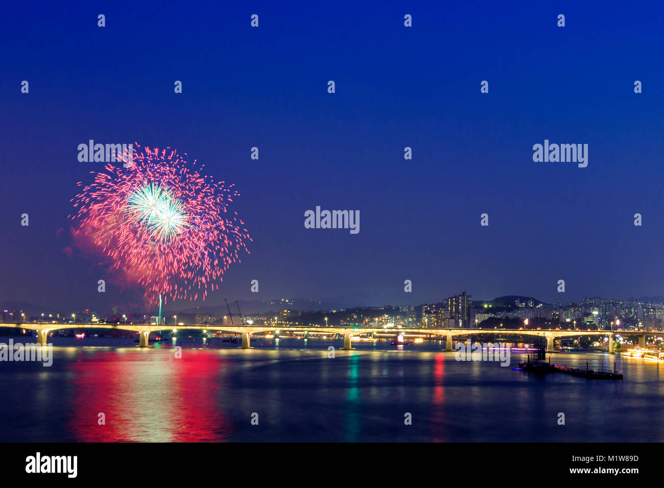 Seoul Firework festival in 2017, a magnificent fireworks extravaganza ...
