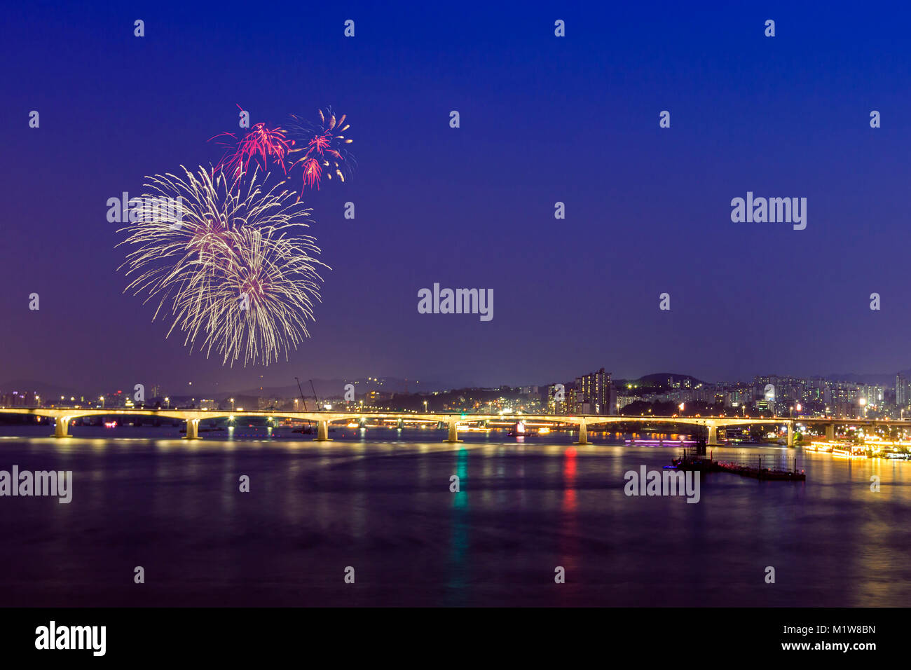 Seoul Firework festival in 2017, a magnificent fireworks extravaganza ...