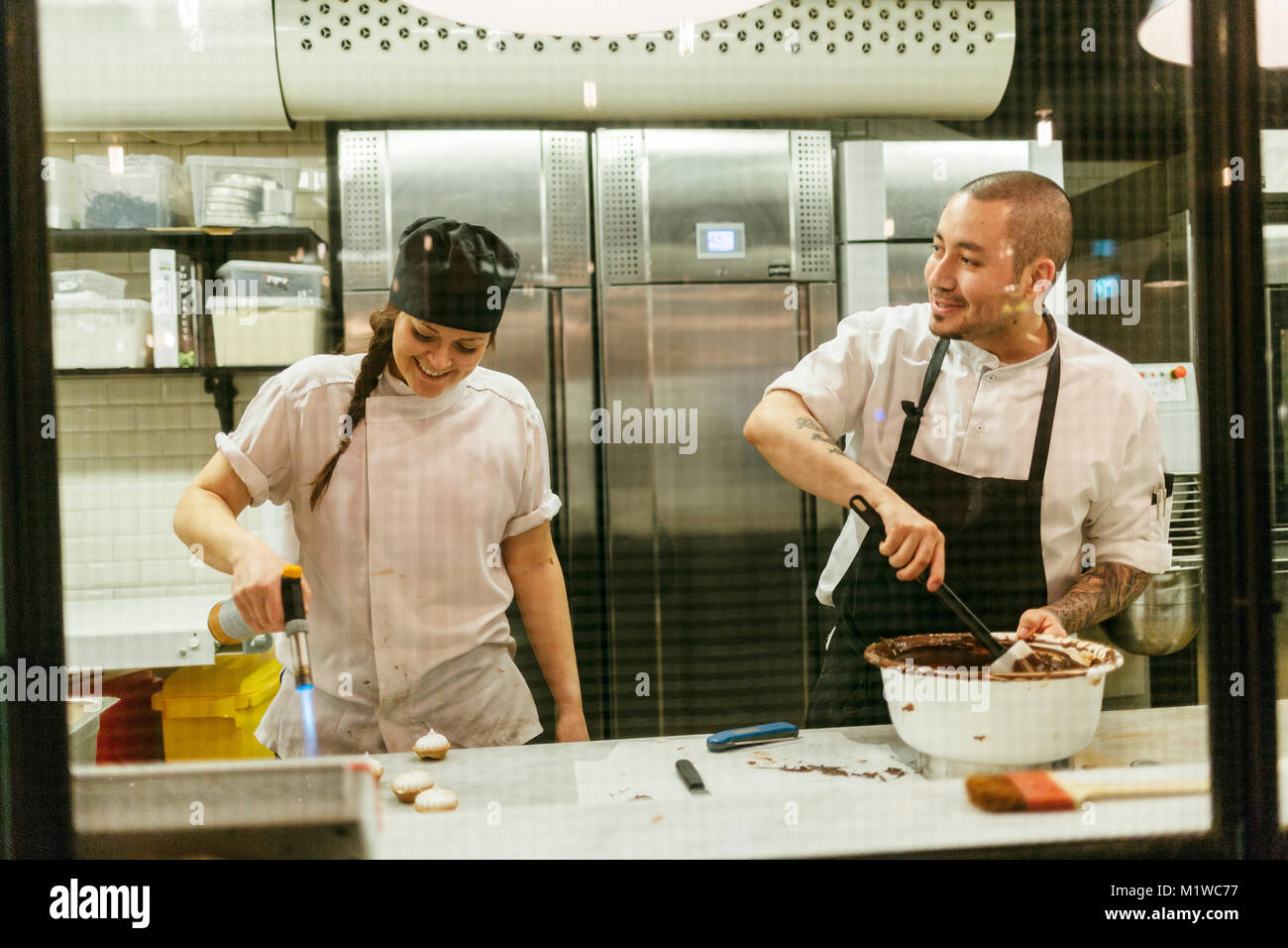 View commercial kitchen hi-res stock photography and images - Alamy