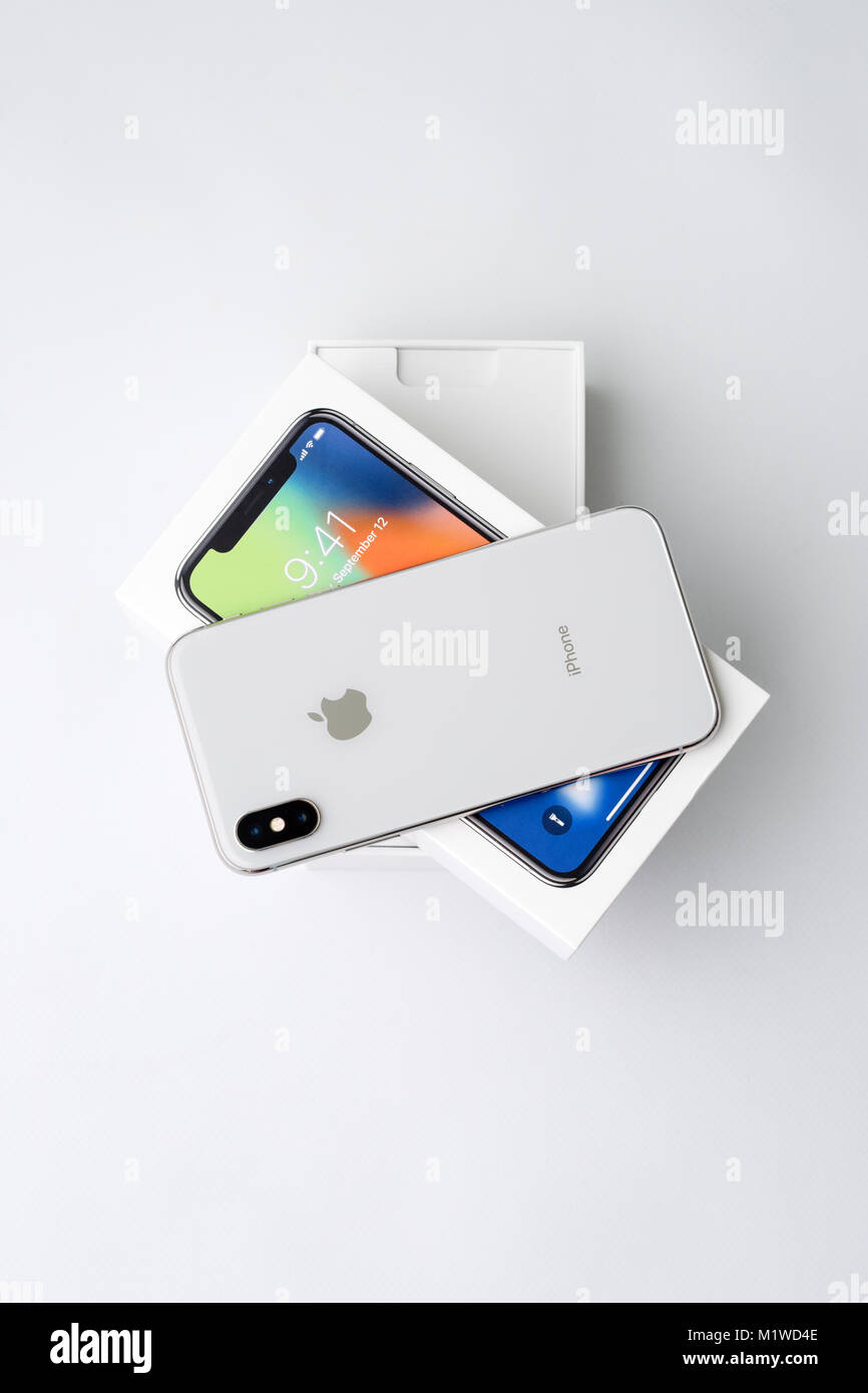 Apple iphone 10 hi-res stock photography and images - Alamy