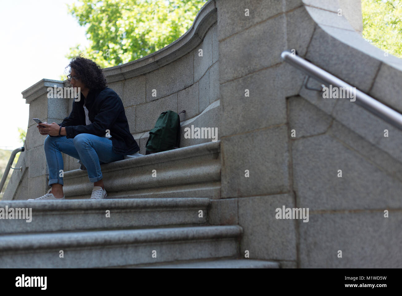 Modern library outside hi-res stock photography and images - Alamy