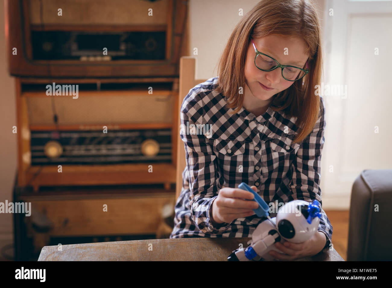 Robotic life hi-res stock photography and images - Alamy