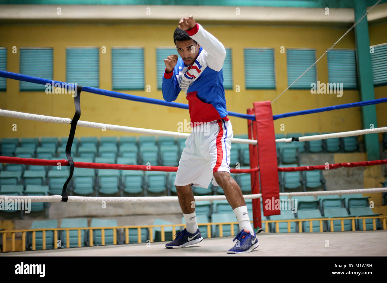 CATANO, Puerto Rico. , . GIMNASIO MUNICIPAL DE BOXEO. ENTRENAMIENTO DEL ...