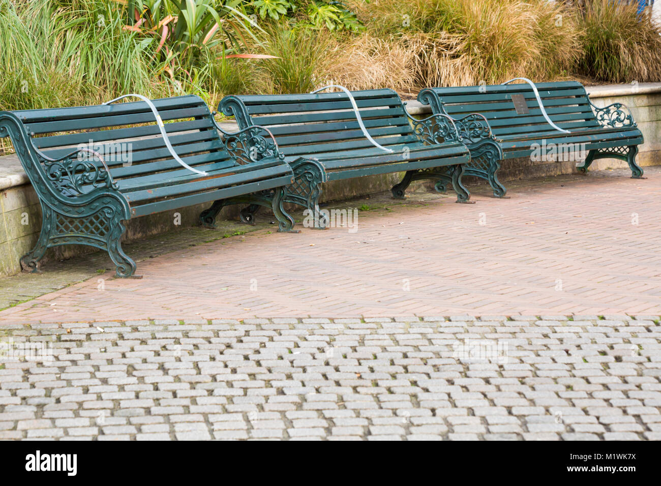 Anti homeless bench hi-res stock photography and images - Alamy