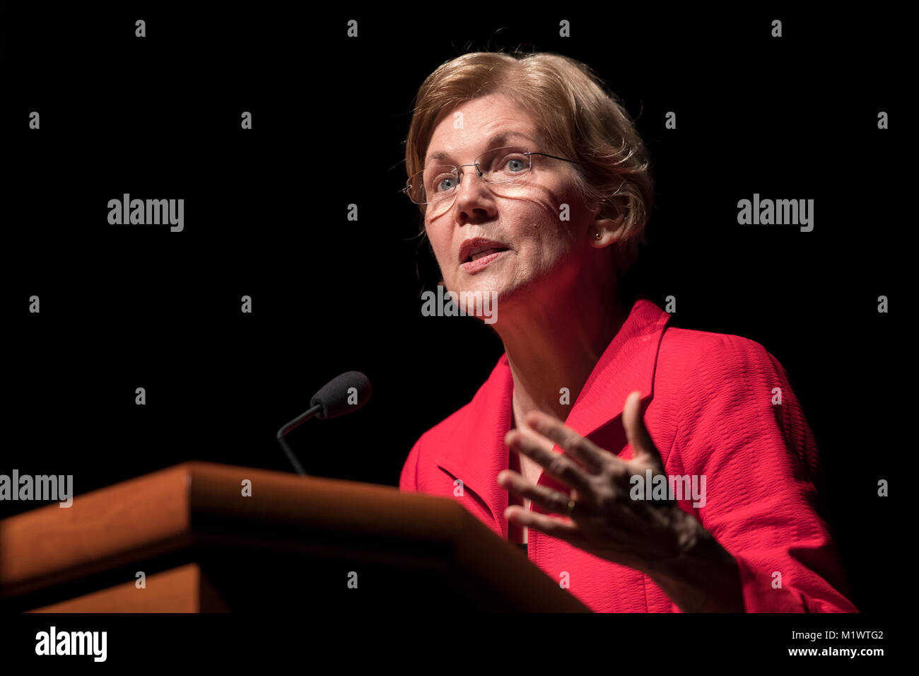 Elizabeth warren hi-res stock photography and images - Alamy