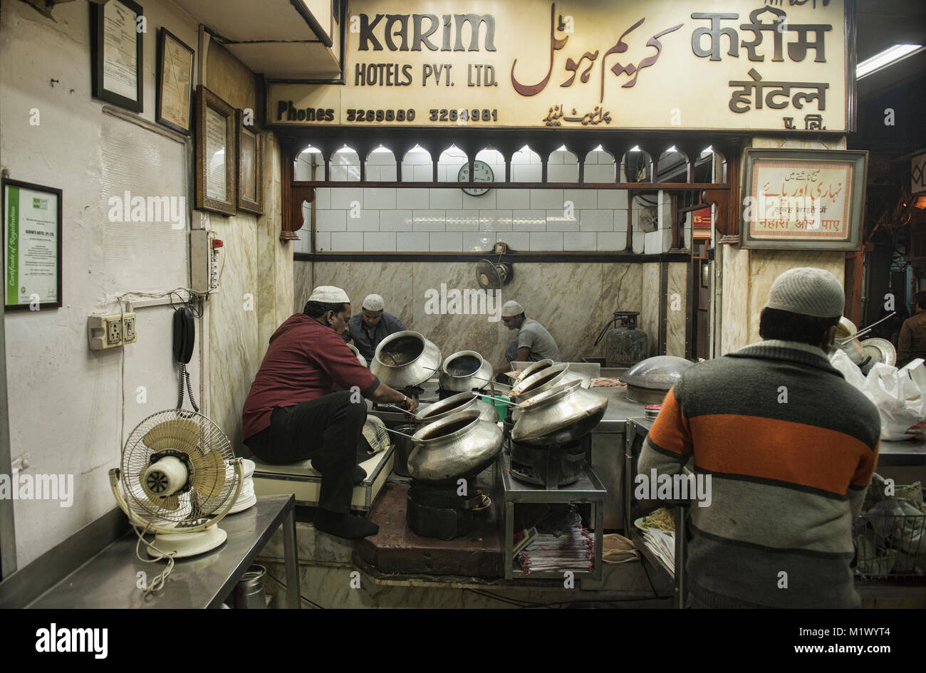 Indian cooking pots hi-res stock photography and images - Alamy
