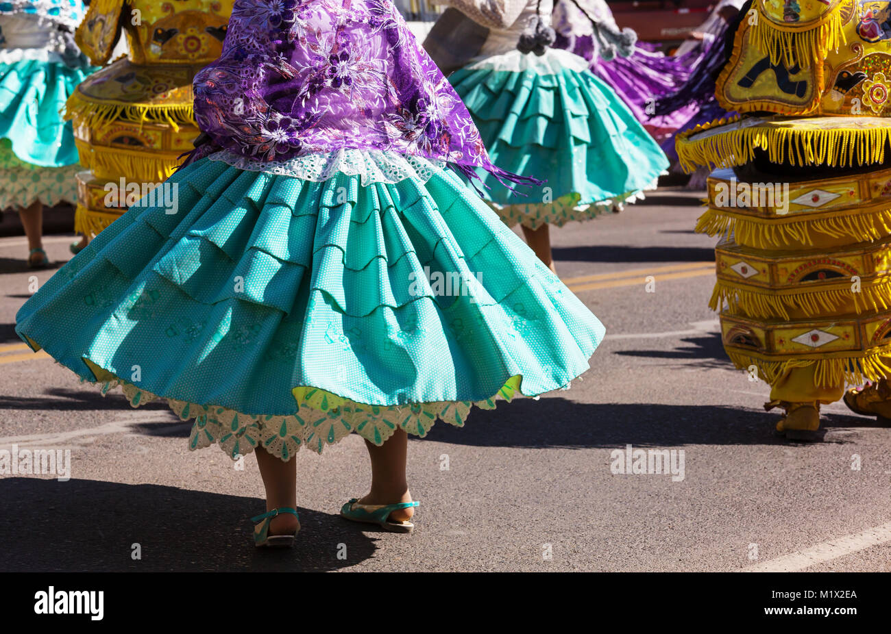 Authentic peruvian dance Stock Photo - Alamy