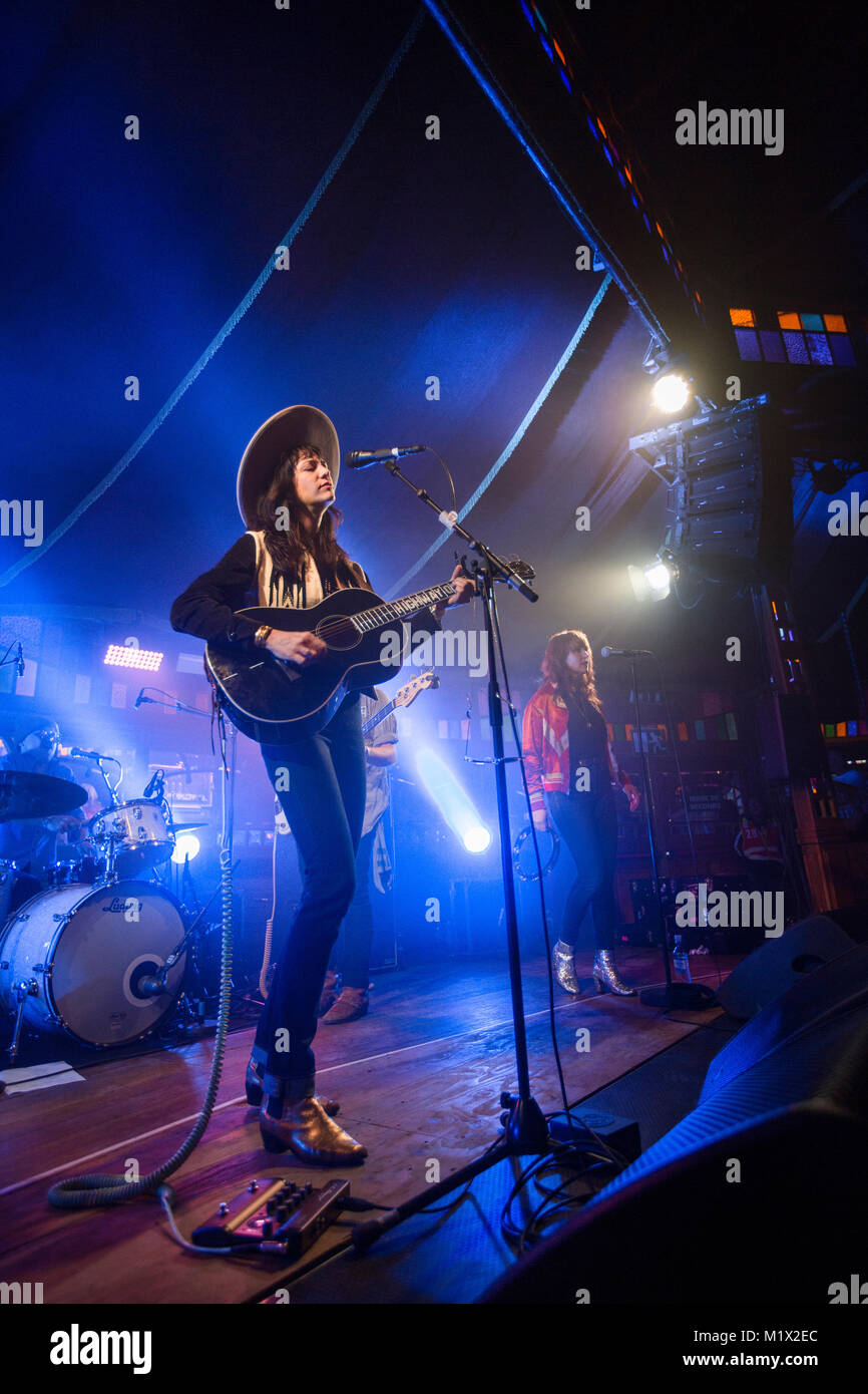 Nikki nicole hi-res stock photography and images - Alamy