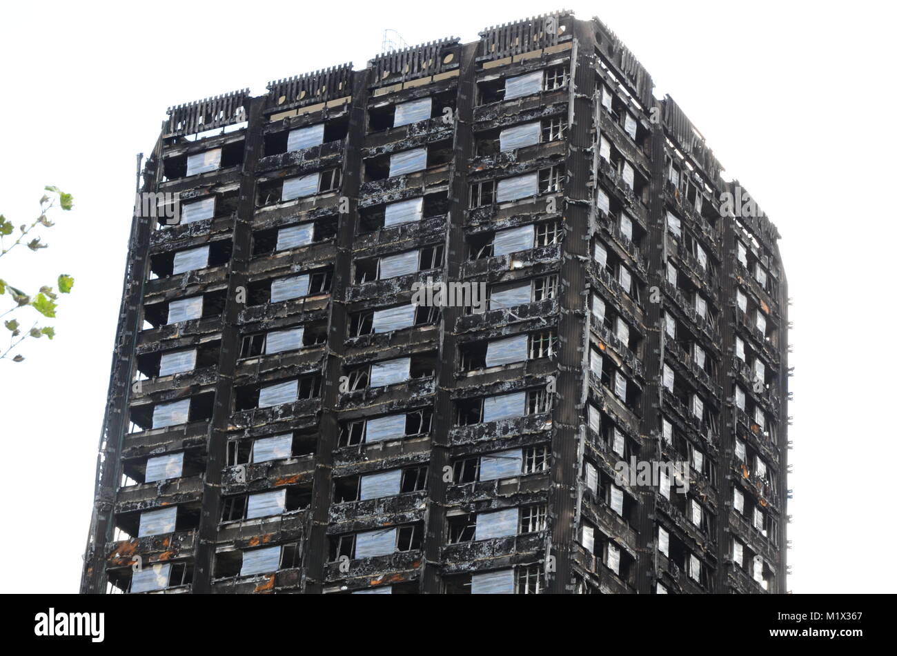 High rise london 1960s hi-res stock photography and images - Alamy