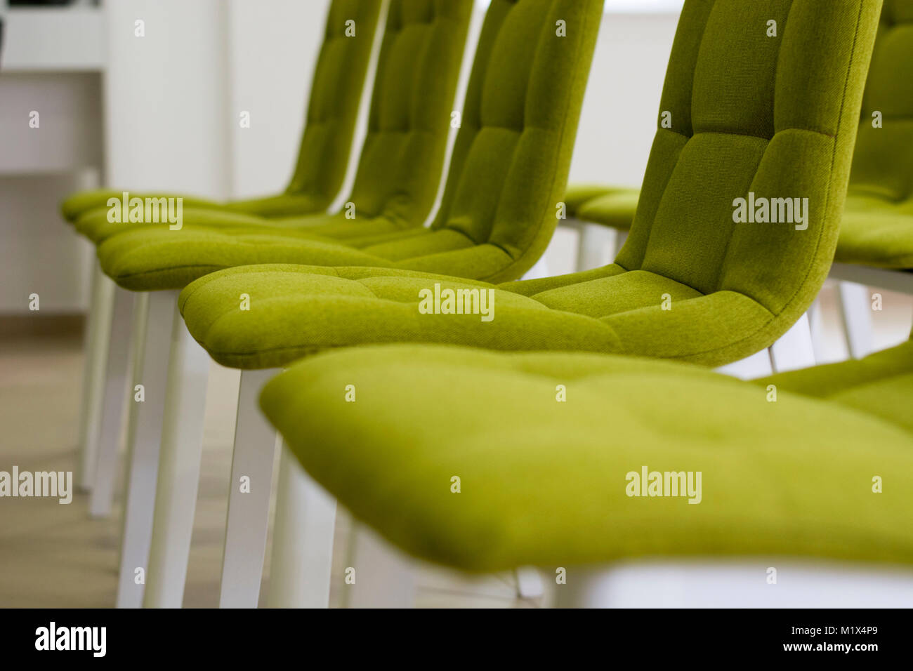 Row of empty school chairs hi-res stock photography and images - Alamy