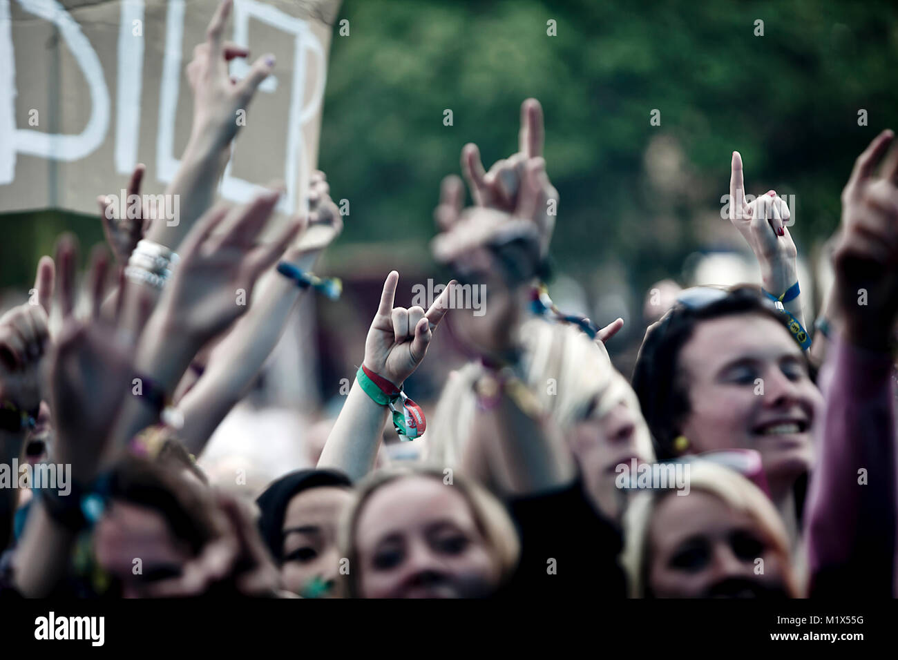 Devil horns concert hi-res stock photography and images - Alamy