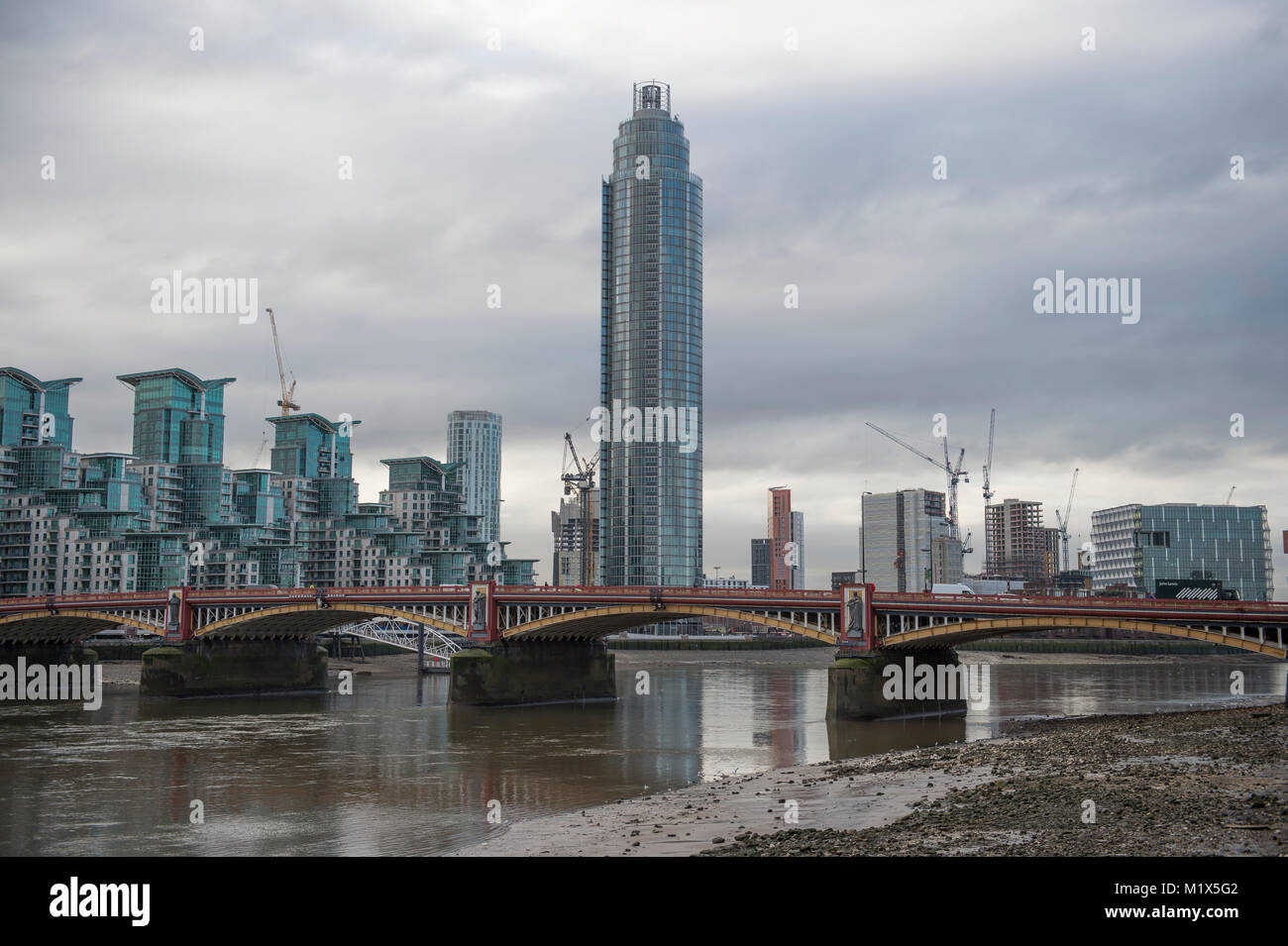 Nine elms redevelopment hi-res stock photography and images - Alamy