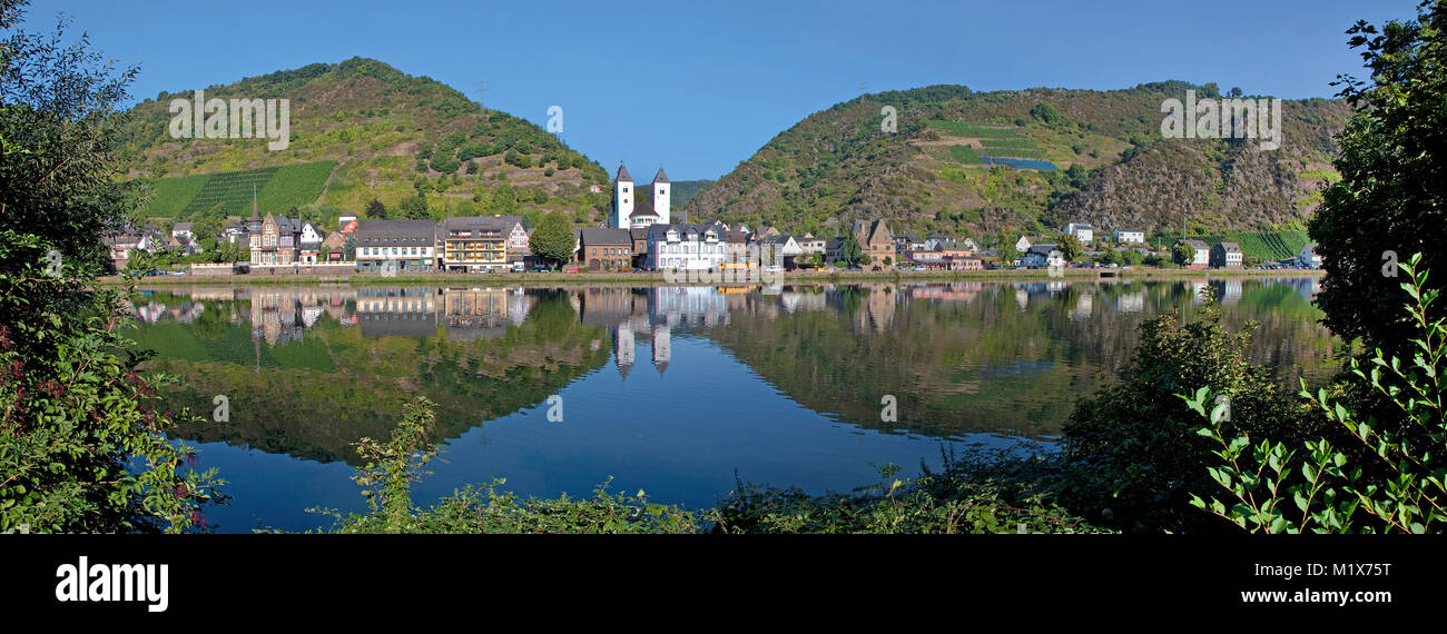 Castor village hi-res stock photography and images - Alamy