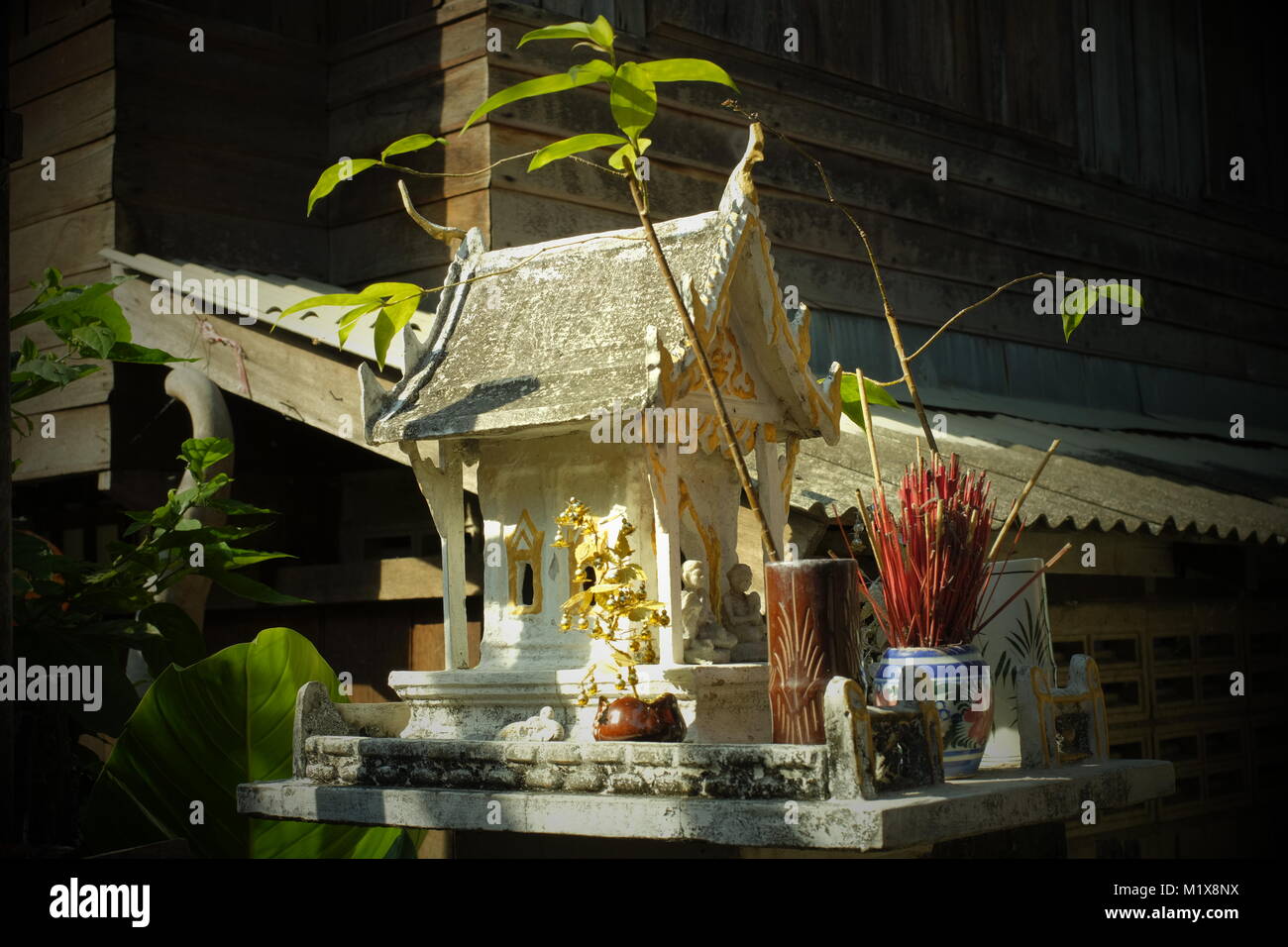 Thailand roadside shrine hi-res stock photography and images - Alamy