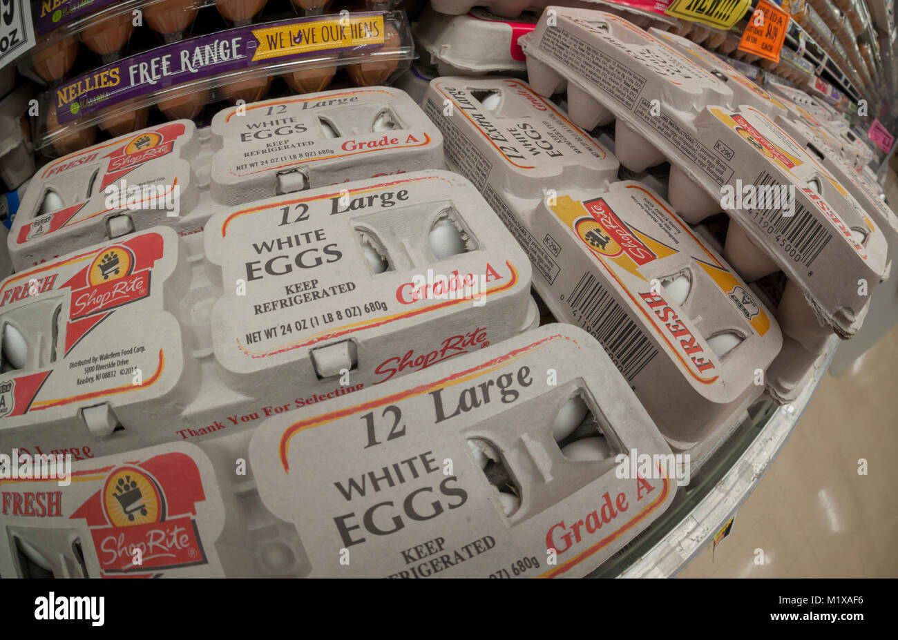 Supermarket chickens hi-res stock photography and images - Alamy