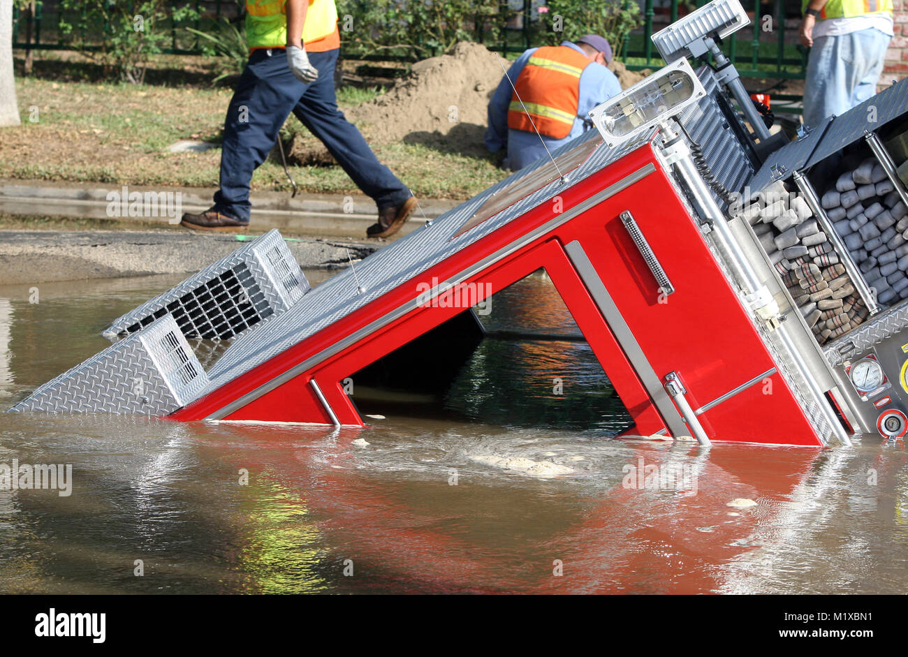 A Los Angeles Fire Department fire engine plunged into a sink hole in ...