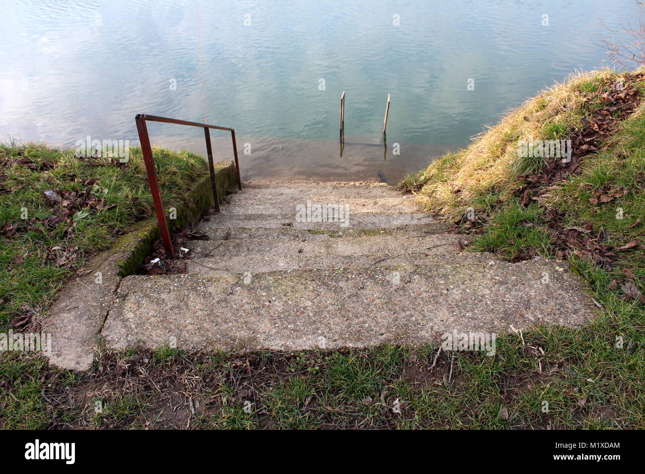 River bank steps hi-res stock photography and images - Alamy