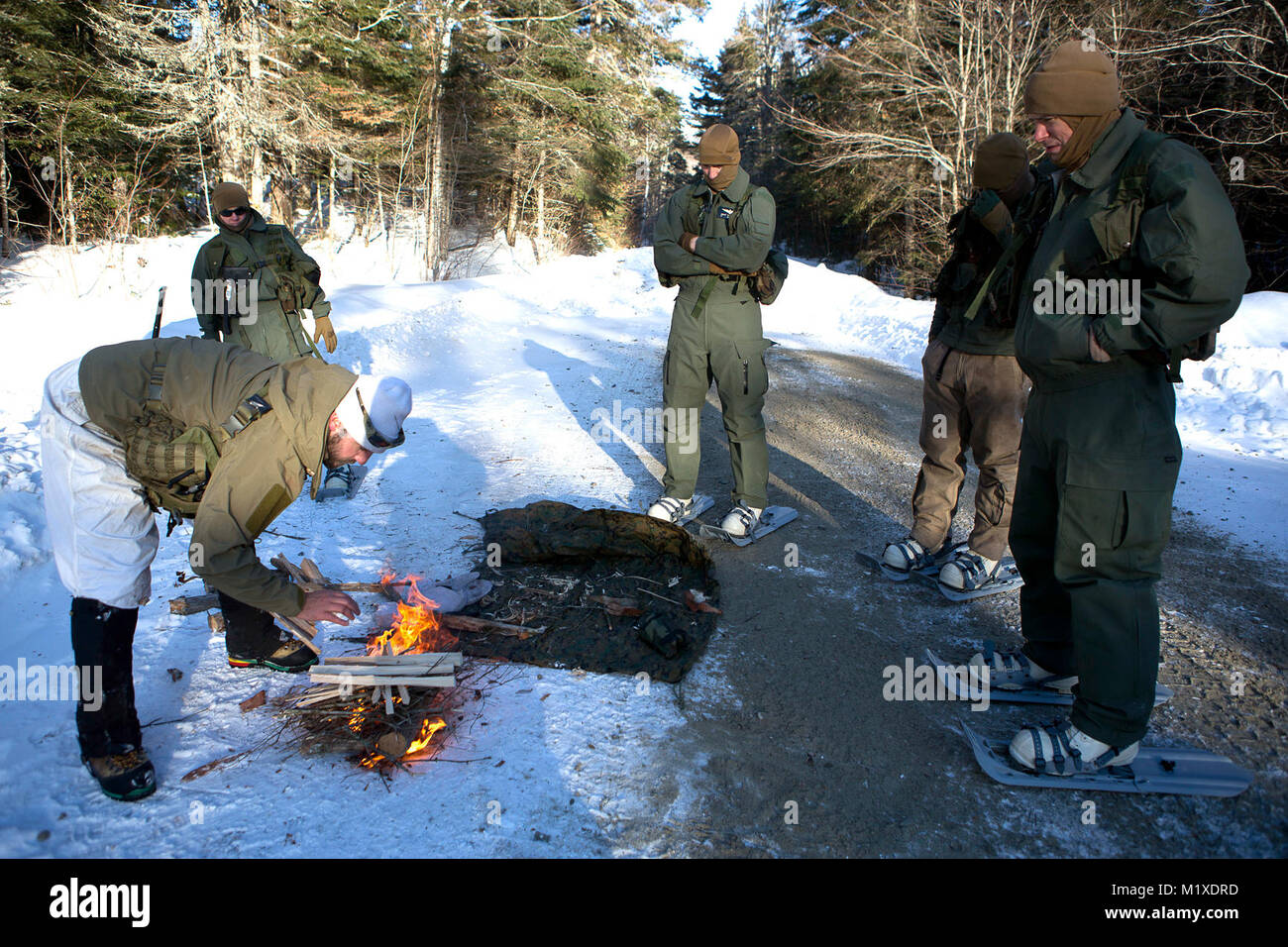 U.S. Marines with Marine Heavy Helicopter Squadron (HMH) 464 learn how ...