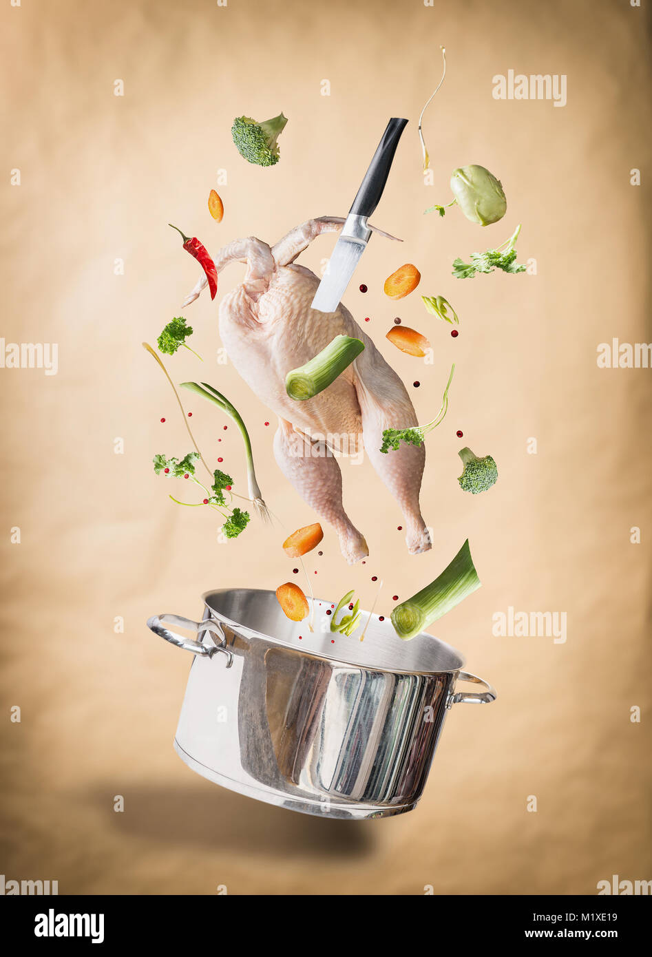 Whole chicken pot hi-res stock photography and images - Alamy