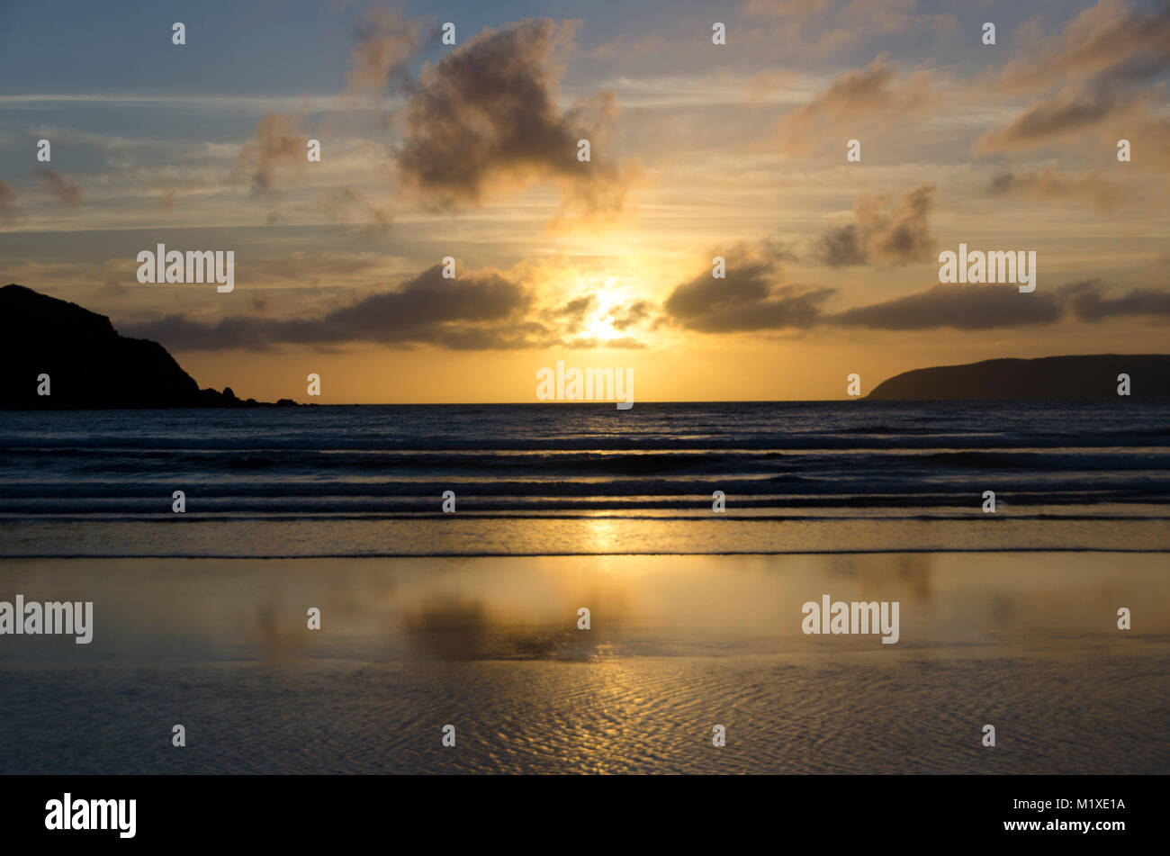 Sunset, Titahi Bay, Porirua, New Zealand Stock Photo - Alamy