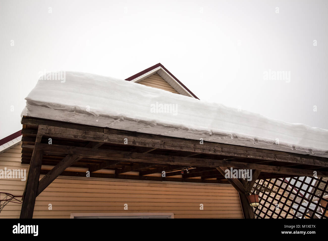 Slides with roof hi-res stock photography and images - Alamy