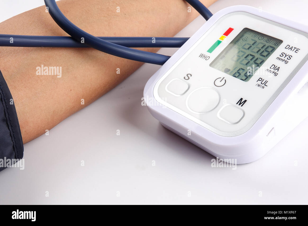 Blood pressure graph hi-res stock photography and images - Alamy