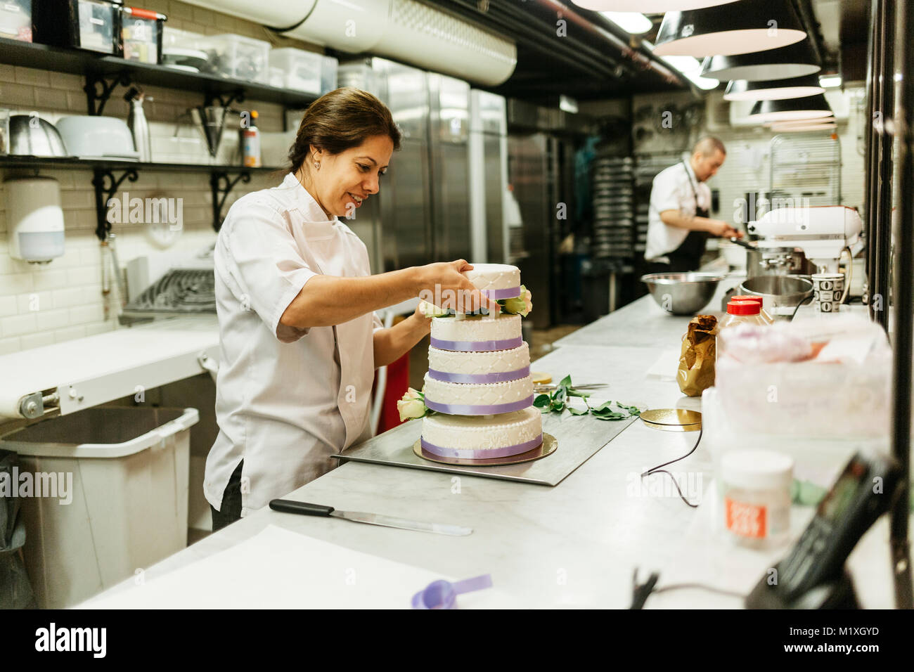 Chefs In Kitchen High Resolution Stock Photography and Images - Alamy