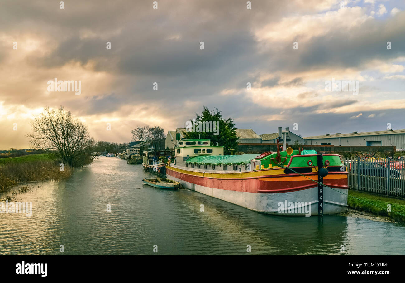 Beverley, Yorkshire, UK. Barges and boats line the bank of the river ...