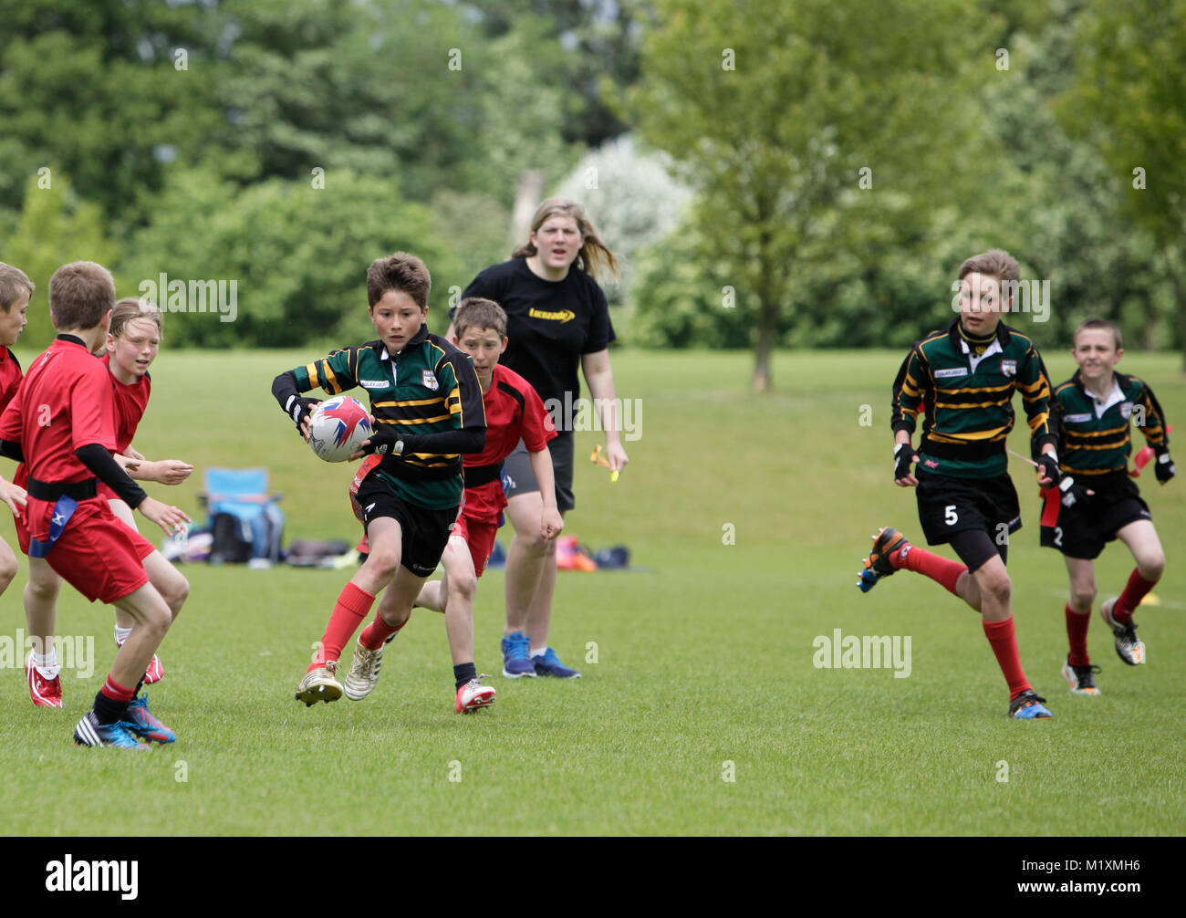 School girls playing rugby High Resolution Stock Photography and Images ...