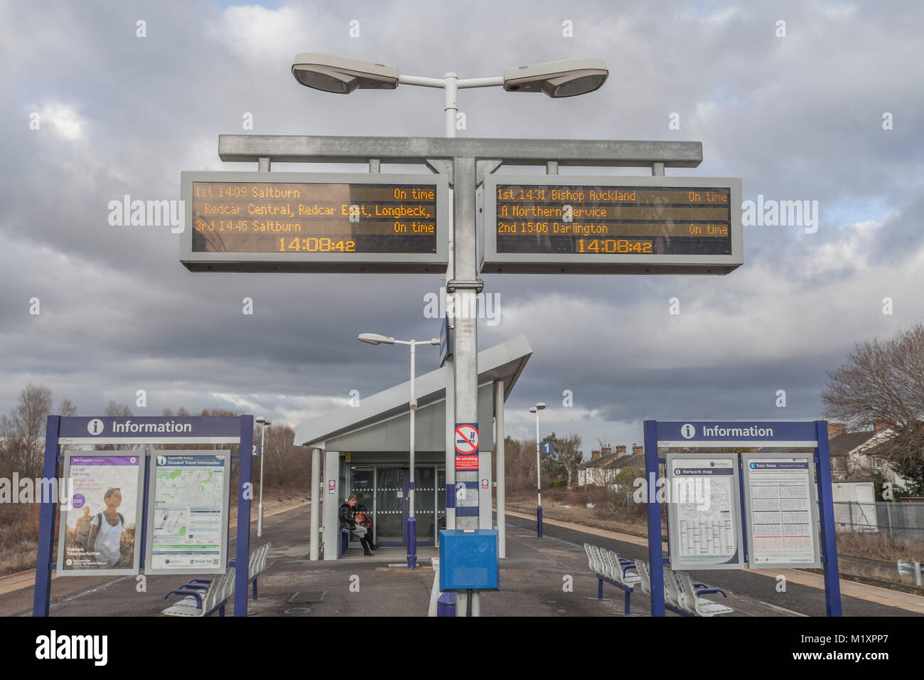 Arrival departure signs hi-res stock photography and images - Alamy