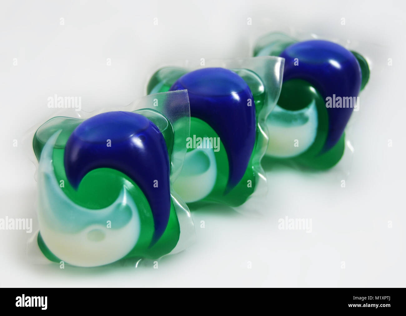 Tide pods hi-res stock photography and images - Alamy