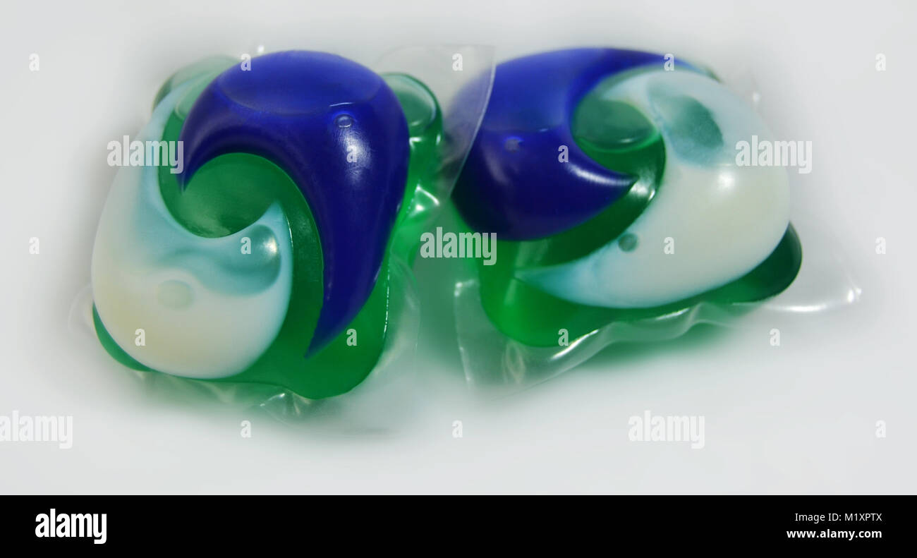 Tide pods hi-res stock photography and images - Alamy