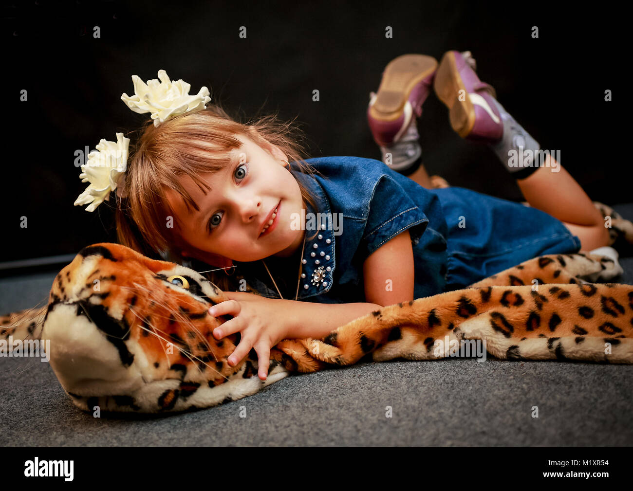 Skin on skin hug close hi-res stock photography and images - Alamy